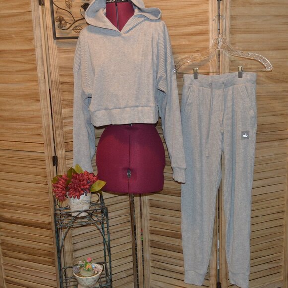 ALO Yoga | Pants & Jumpsuits | Alo Yoga Gray Ribbed 2 Piece Set Hoodie ...